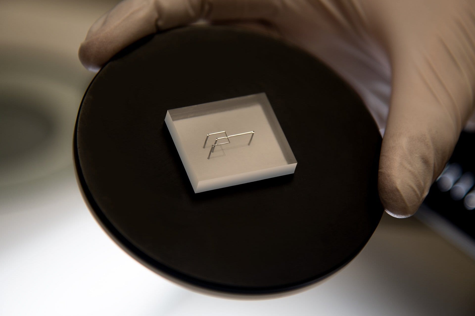 Devices Gallery - uFluidix | Microfluidic chips and devices manufacturer